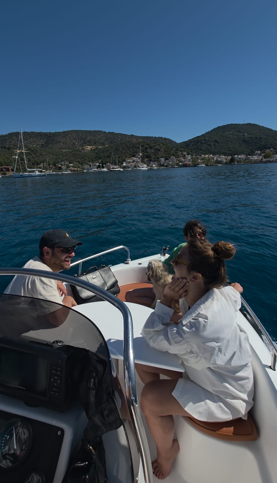 No License Boat Service Poros | Safe & Premium | Nakas Rentals